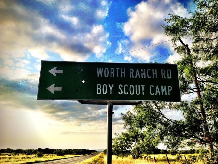 Bent Finger Chronicles: Worth Ranch Visit