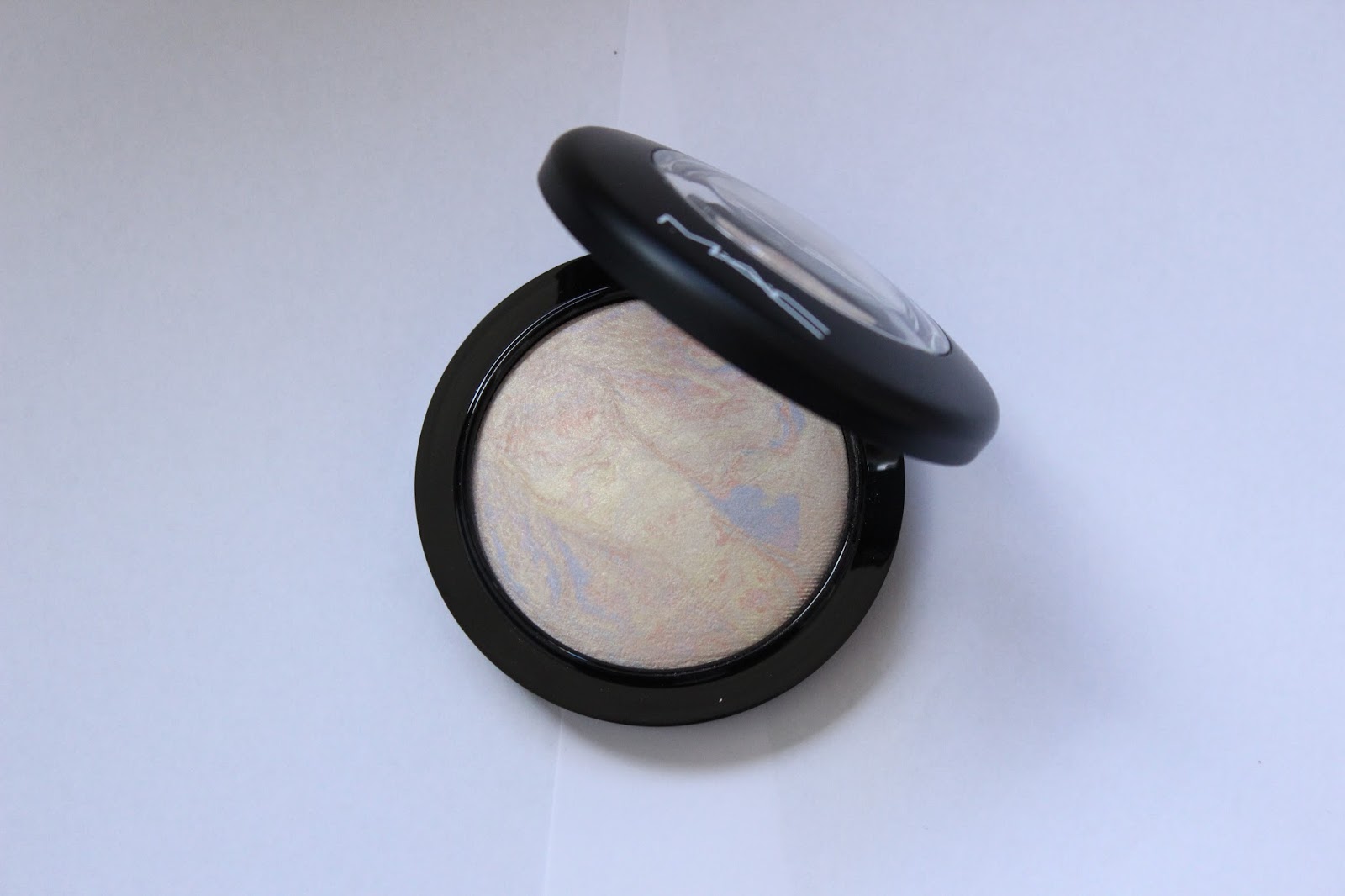 MAC Angel lipstick en highlighter Lightscapade | Inspiregirll