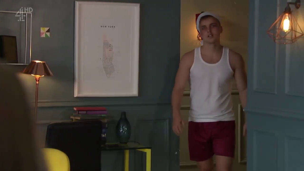Hollyoaks off the Charts: Parry Glasspool in his boxers (Red)