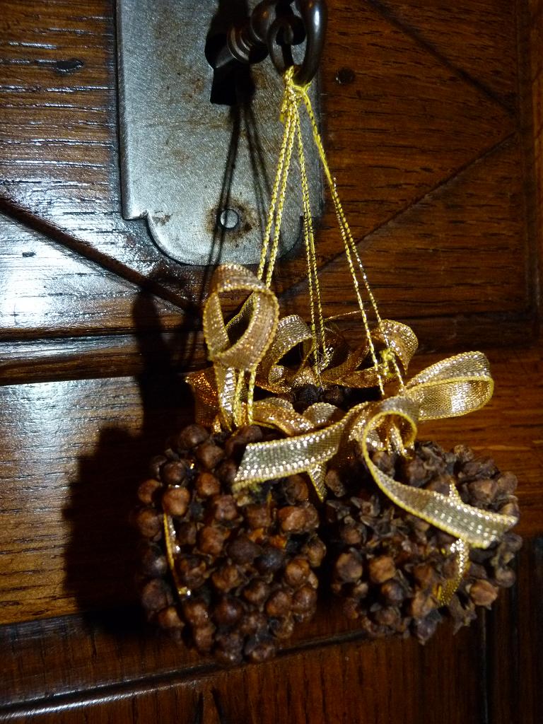 Les Pins Noirs: Pomander ou pomme de senteur...