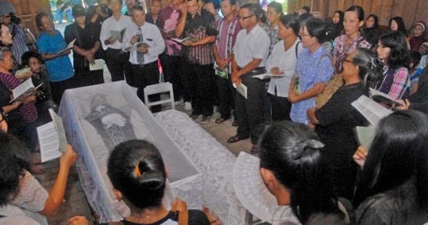 CARA PENGEBUMIAN JENAZAH BAGI KAUM YANG ADA DI MALAYSIA: UPACARA ...