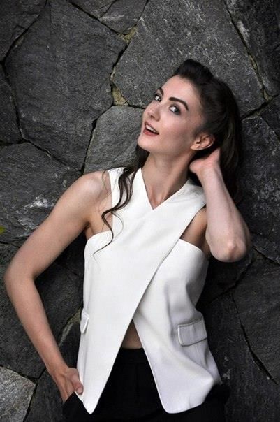 vfghjdjg: Burcu Özberk Resimleri