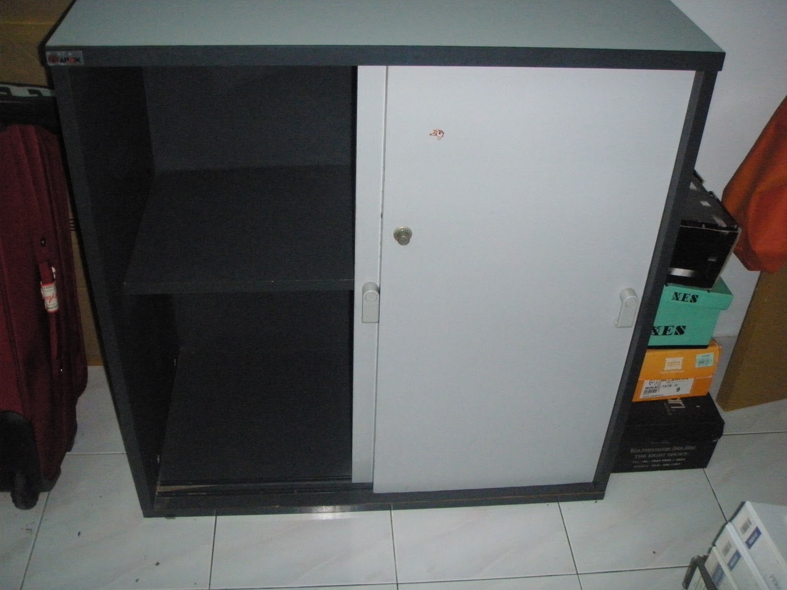 MY ITEM TO LET GO: KABINET BUKU DAN FAIL (TERPAKAI)