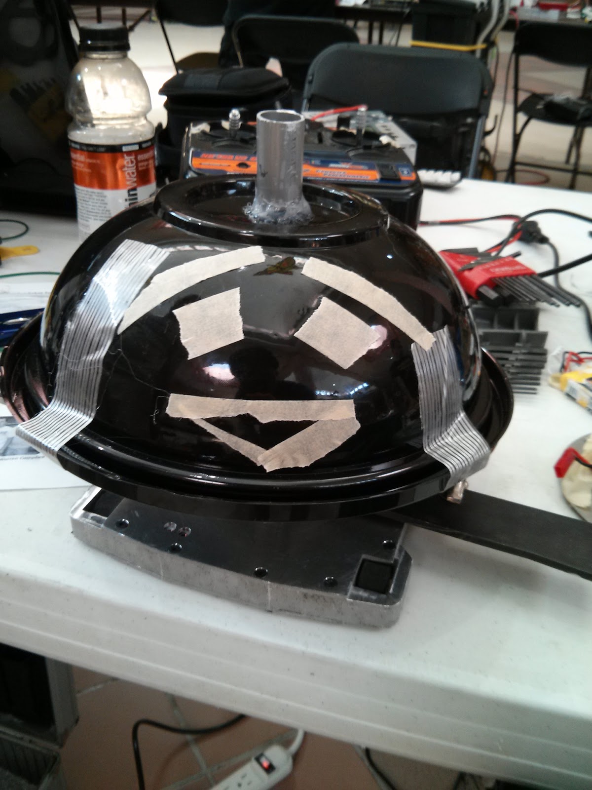 aaronbot3000: Final Exam: Beetleweight overhead bar combat robot