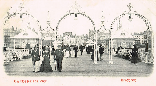 Lost in the past: The #Edwardian Seaside #postcards
