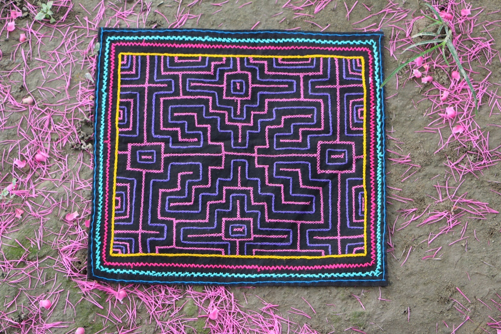 Shipibo textiles, indigenous art from Peruvian rainforest.: Shipibo ...