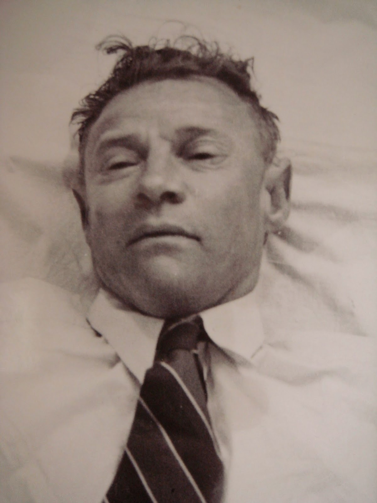 O misterioso caso Taman Shud Noite Sinistra