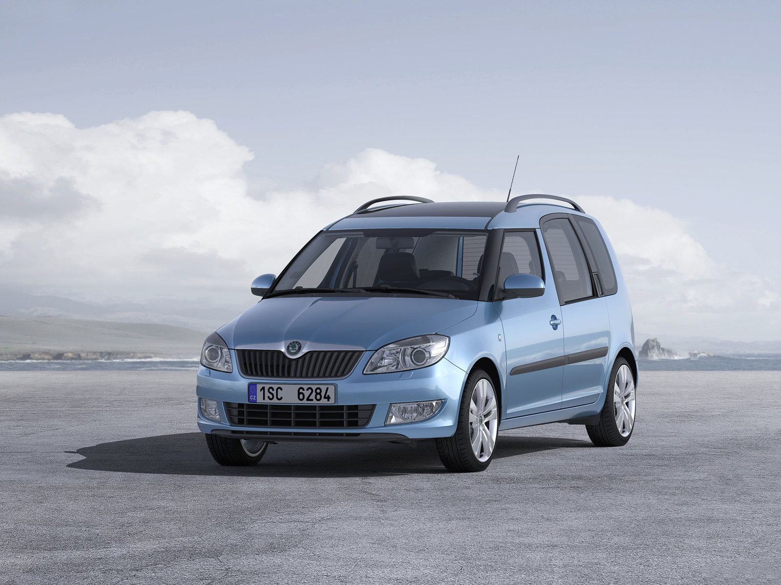 Car Pictures: Skoda Roomster 2011