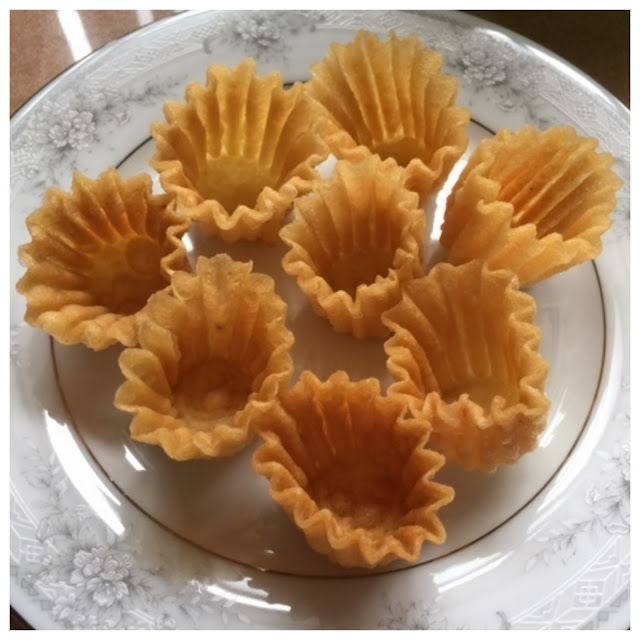 Pie Tee (Nyonya Top Hats)