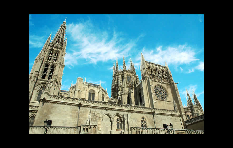 UN RECUERDO DE HISTORIA: ARQUITECTURA MEDIEVAL BURGOS