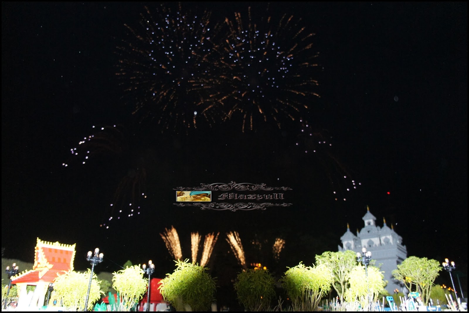 Persembahan Bunga Api Tahun Baru China Di Legoland