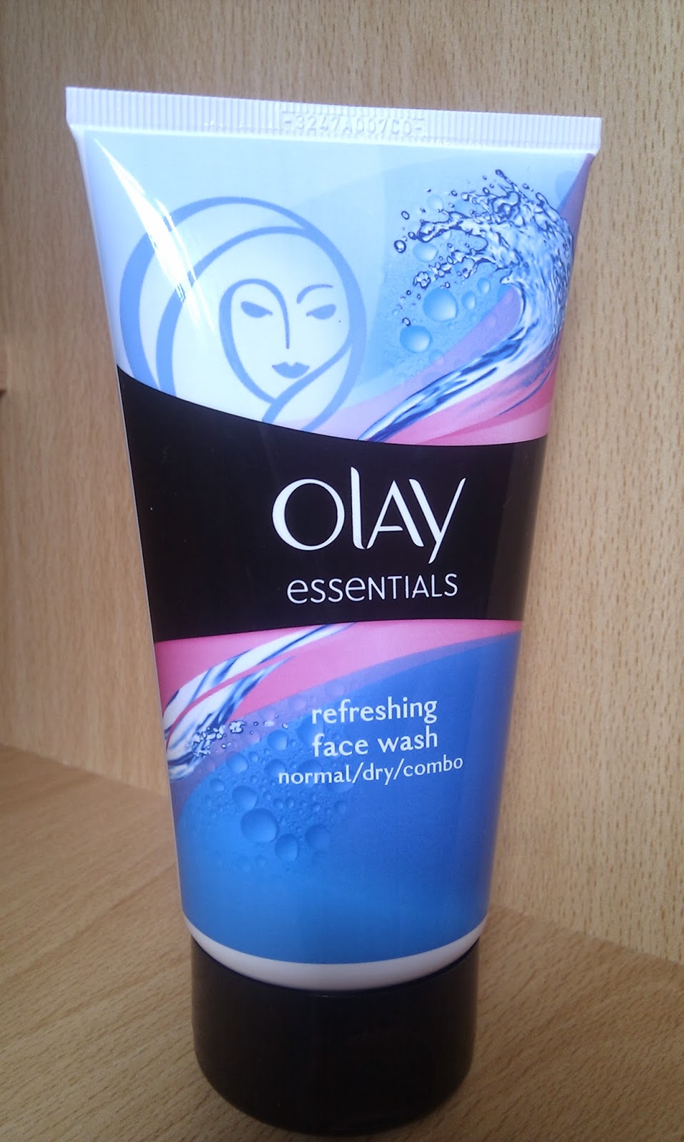 Vintage Beauty: Olay Essentials Refreshing Face Wash First Impressions ♥