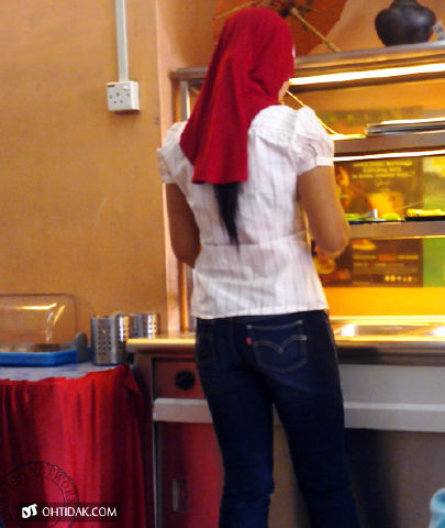 Blog Azwan Juperi: Perempuan Tidak Wajib Pakai Tudung