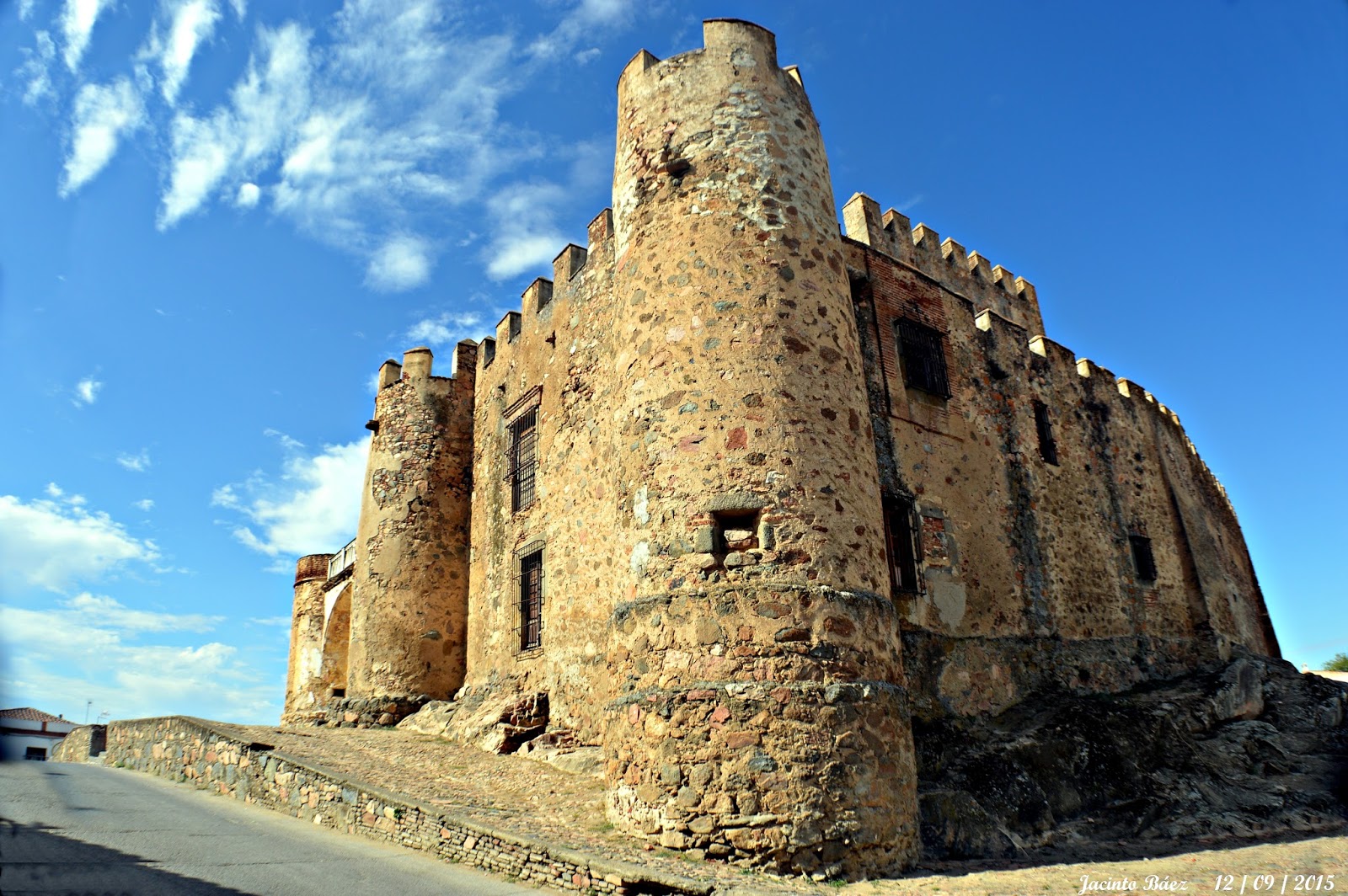 Trochando por Extremadura y alrededores: VALENCIA DEL VENTOSO, CASTILLO ...