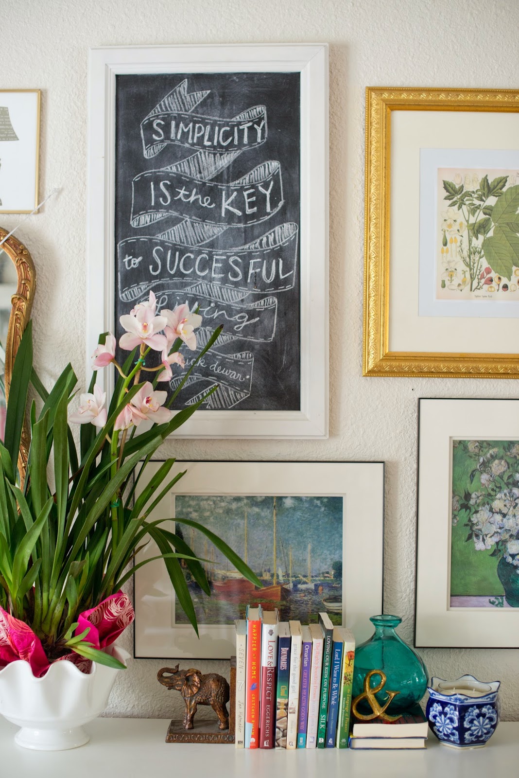 Domestic Fashionista: Long Dining Room Gallery Wall