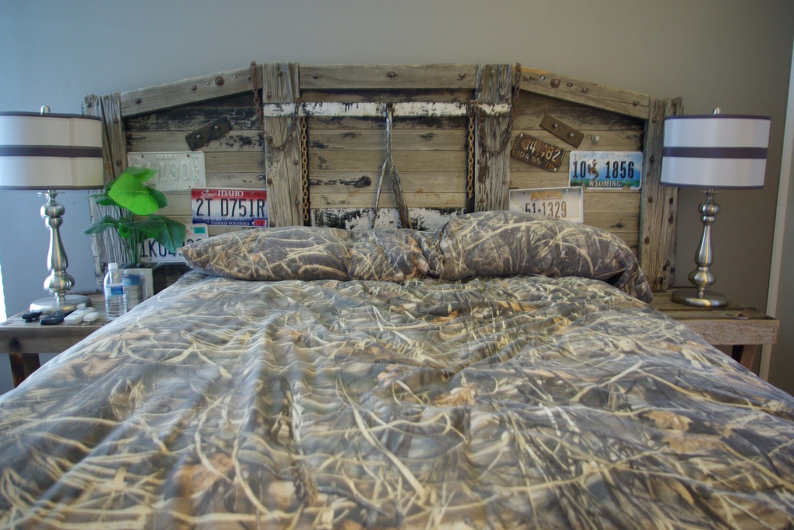 Reclaimed Rustics: Rustic Tailgate Headboard