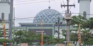 RAMZI SMART TRAVEL: Arafah mosque : a best mosque in Duri city to take ...