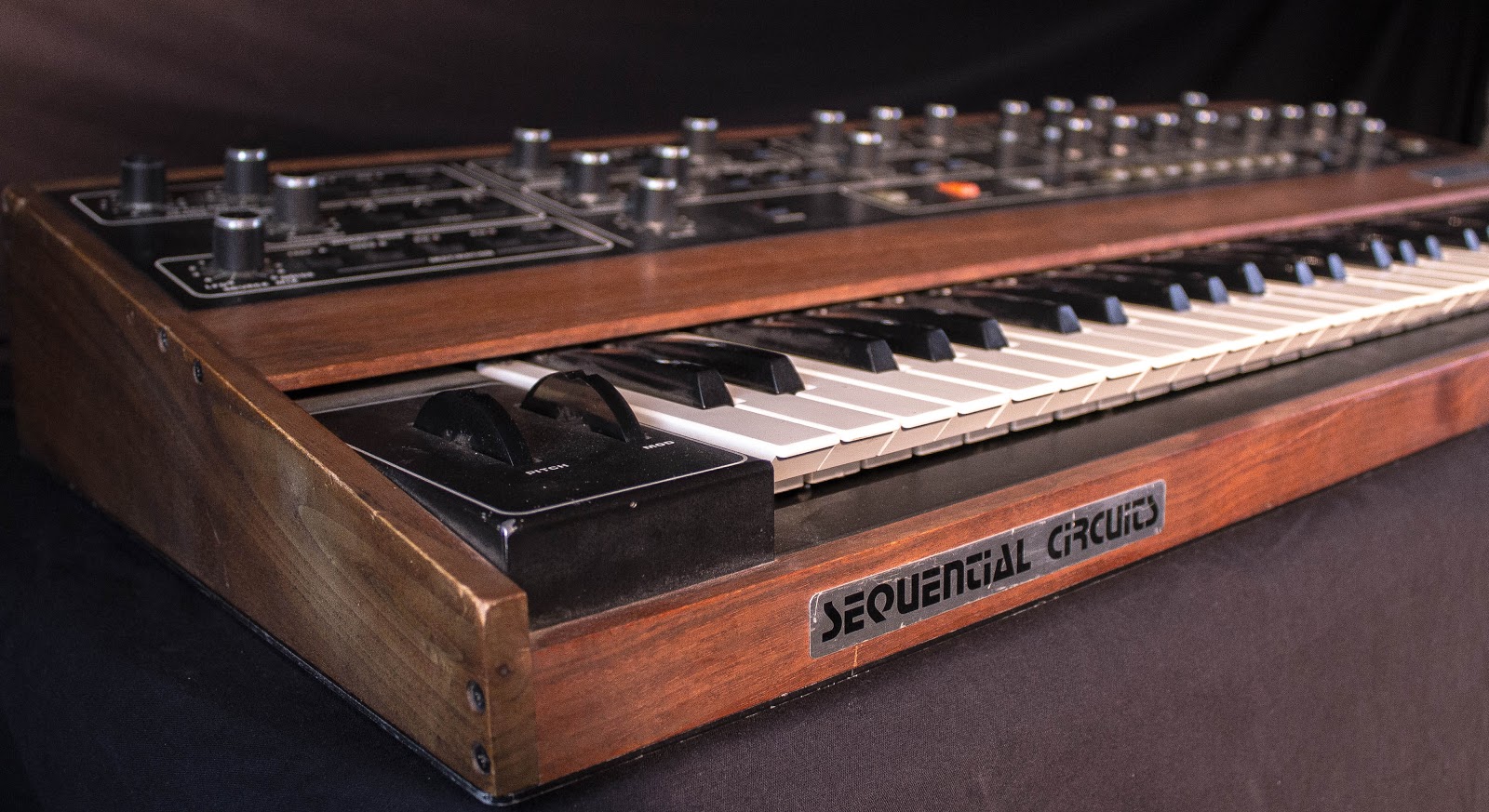 MATRIXSYNTH: Vintage Sequential Circuits Prophet 5 - Rev. 3.3 SN 3412 Video