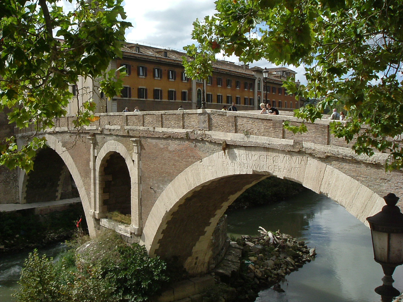 Sights of Rome: Bridges over the Tiber