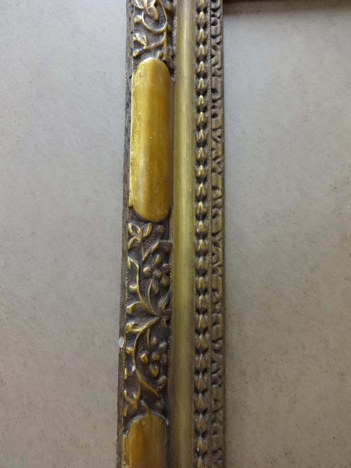 Antique Frame Sale: An 17th/18th Century Carved Lely Frame