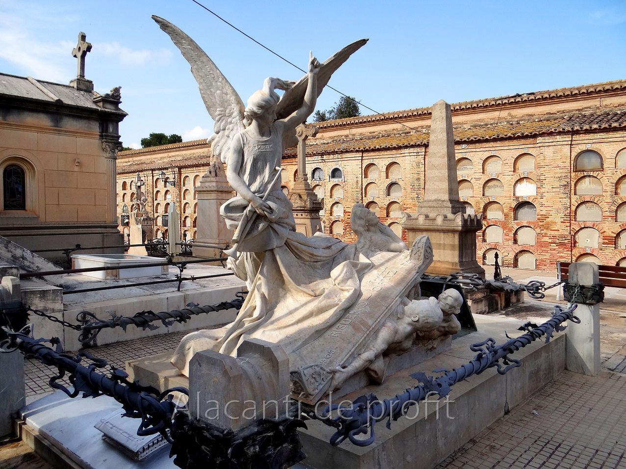 Alacantí de profit: VISITA AL CEMENTERIO GENERAL DE VALENCIA