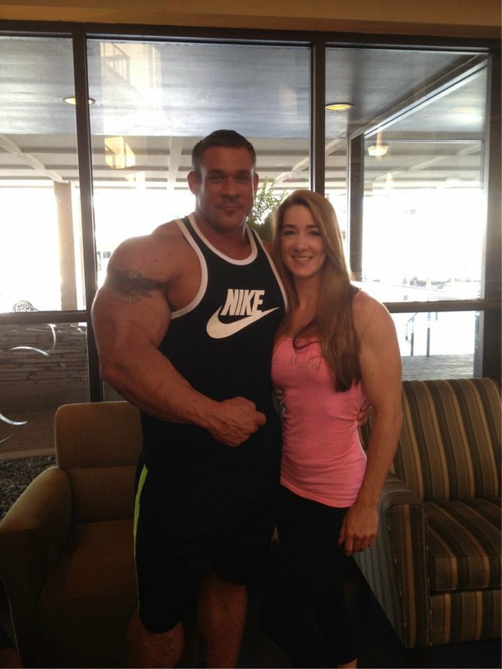 Muscle Lover: American bodybuilder Ryan Fulton