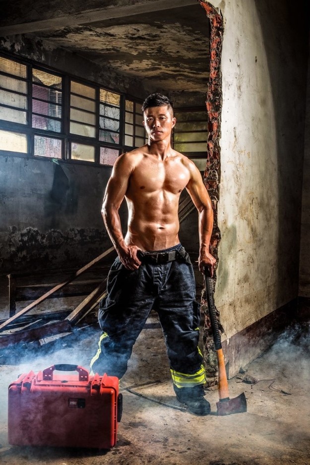 This Guy's World: Shirtless Firefighters Turn Up The Heat