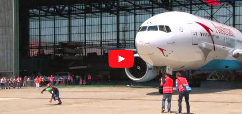 Strongest Man Who can Pull an Airplane to Move! How many will be able ...