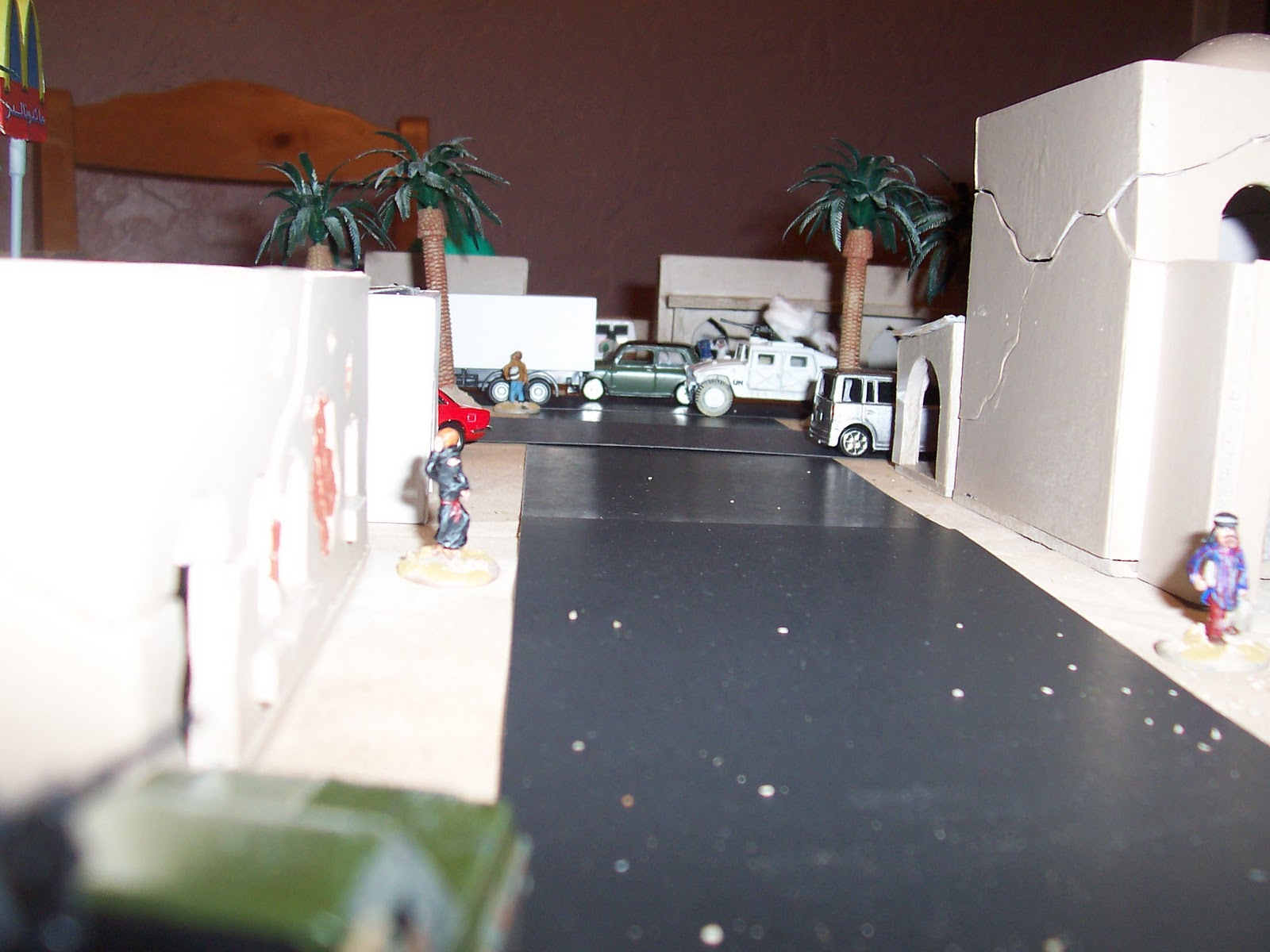 Gamer Architect: 20mm Modern: UN convoy through an Iraqi town.