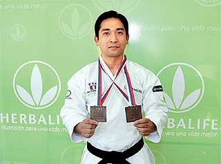 JM KARATE DO : Akio Tamashiro ganó dos medallas, una de Oro y otra de ...