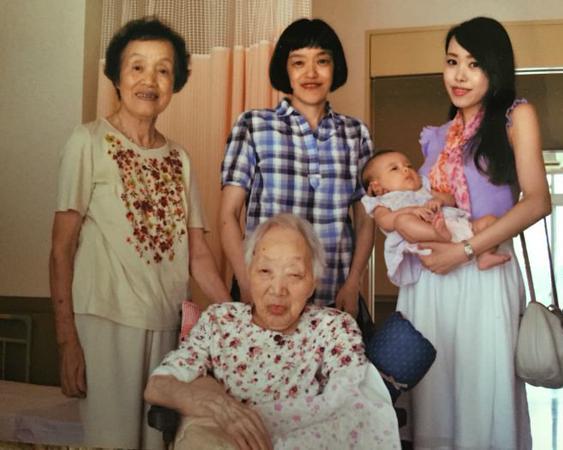 Amazing Photo: 5 Generations In One Picture - Information Nigeria