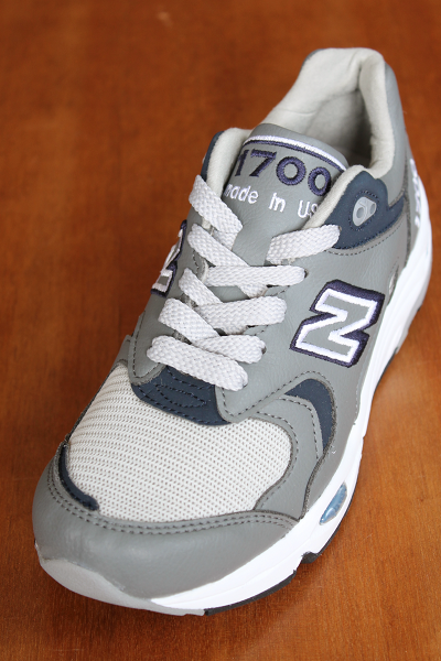 ONTADE: new balance M1700