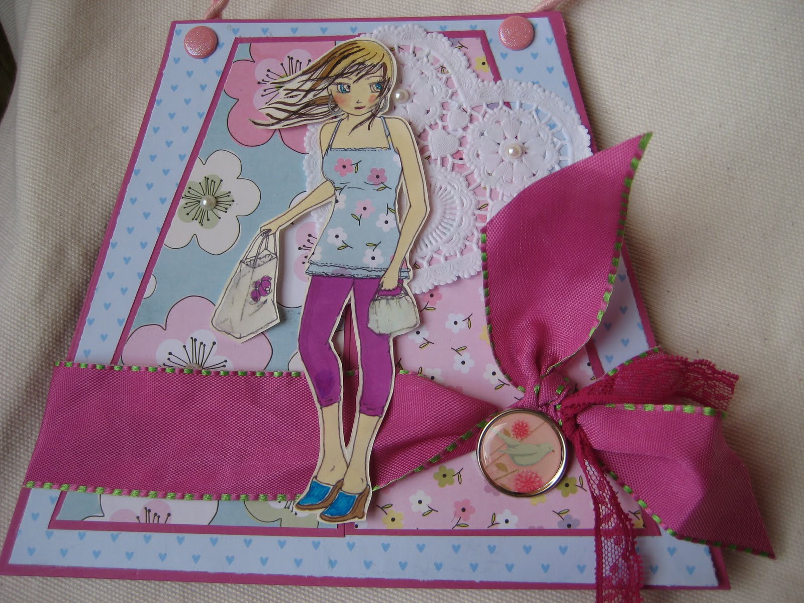 Lexi Creations DT card: Shaped card!
