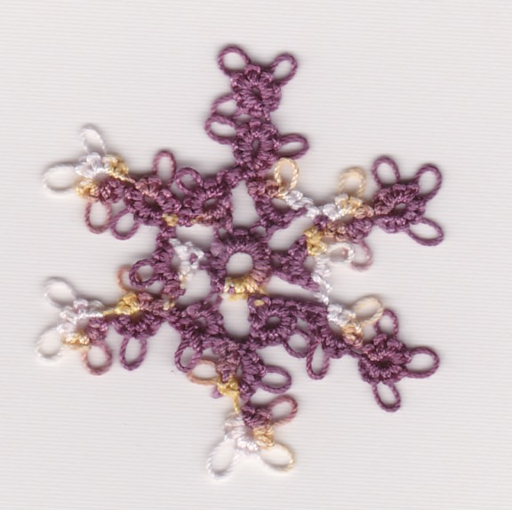 Tatting and not a lot else!: A teeny tiny snowflake pattern!