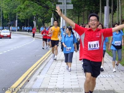RUNNING WITH PASSION: UOB Heartbeat Run/Walk 2011