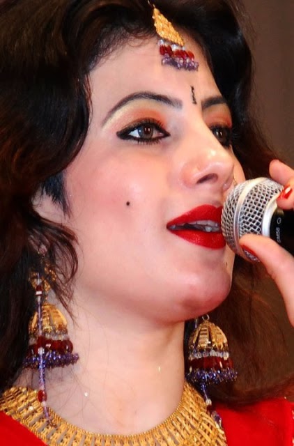 All Pashto Showbiz: Pashto Singer Nazia iqbal Best images