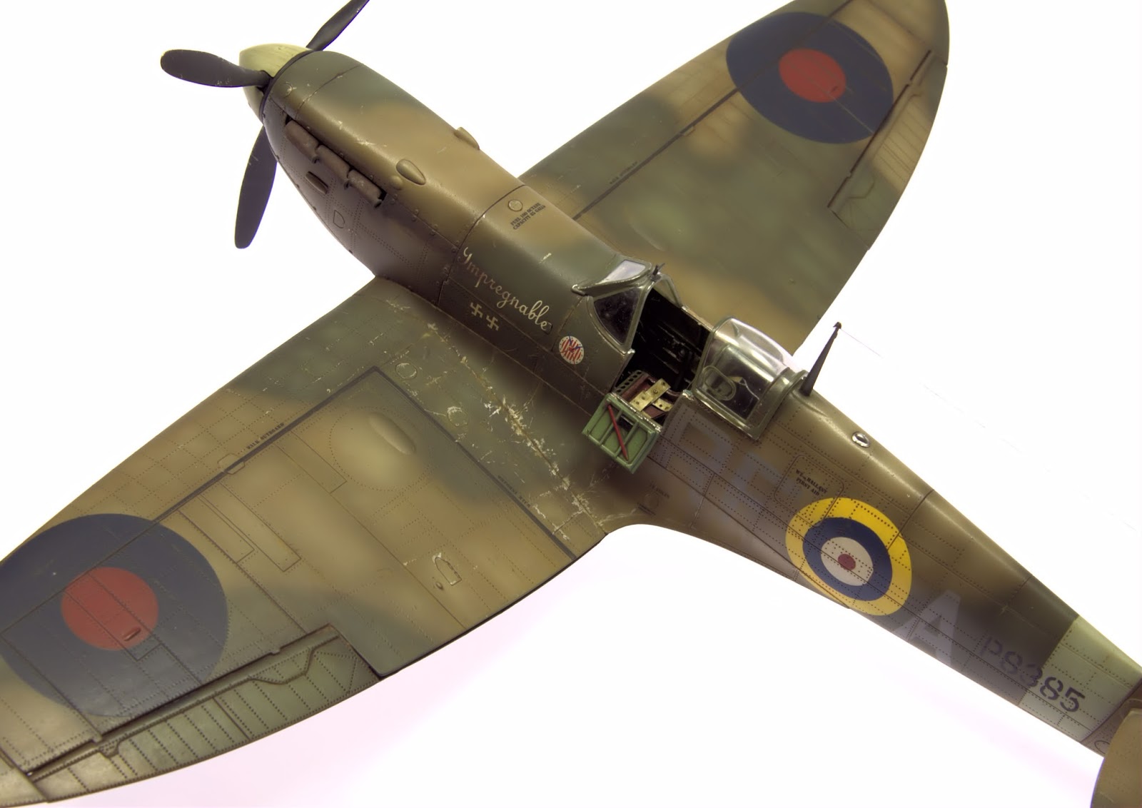 MODEL SECTOR: SUPERMARINE SPITFIRE MK. IIb, Revell 1:32