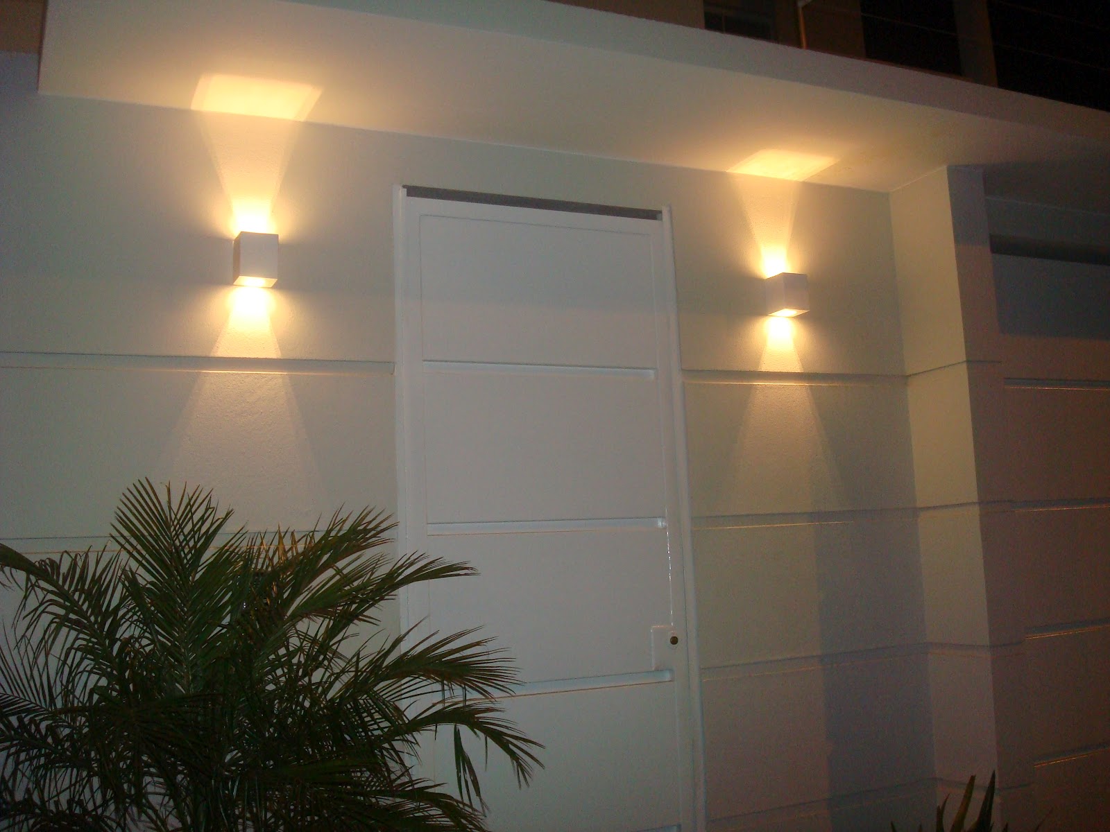 Construindo um Castelinho: Arandelas no Muro