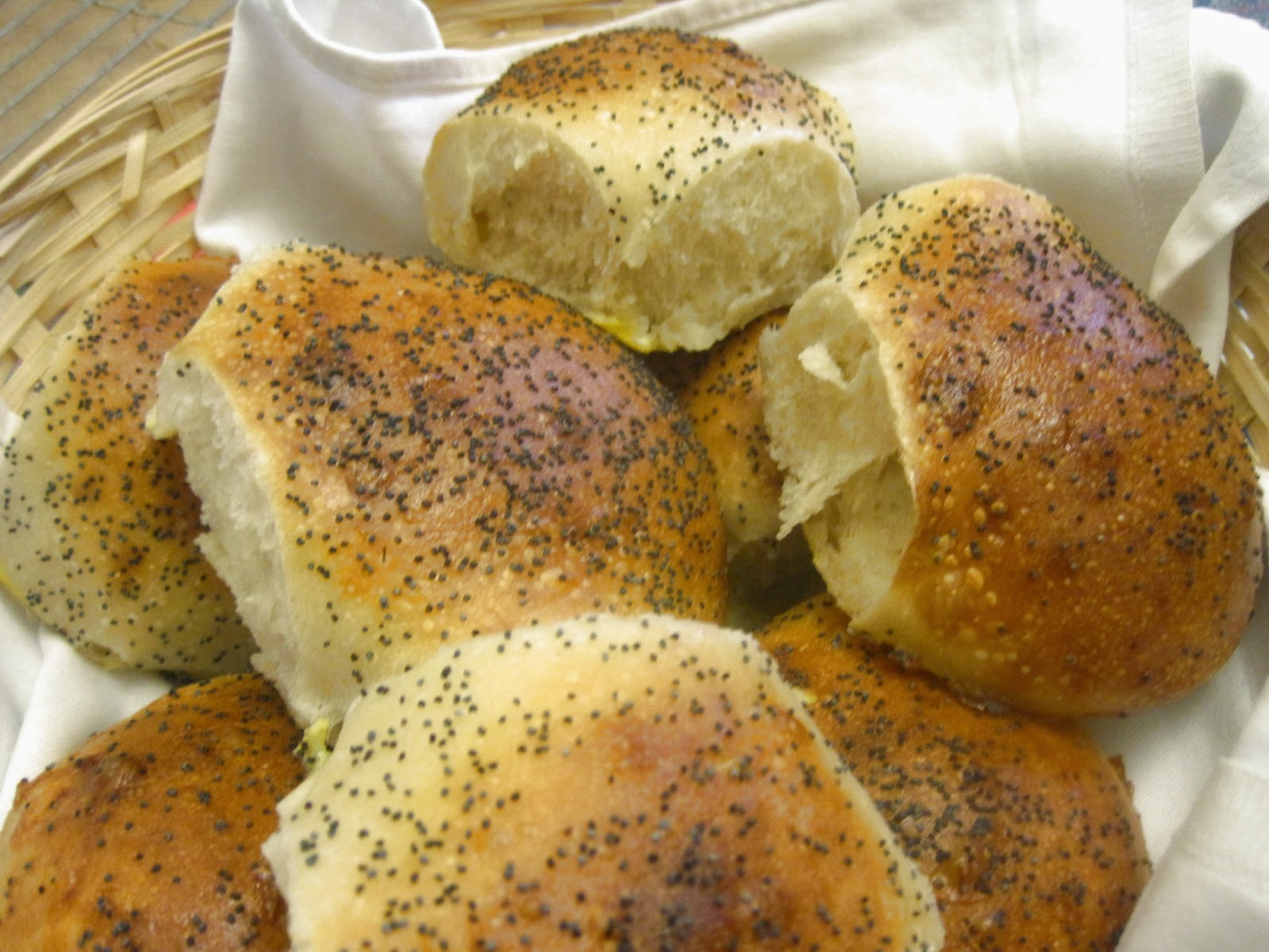A Greedy Piglet: Back to basics... A nice white English style bread ...