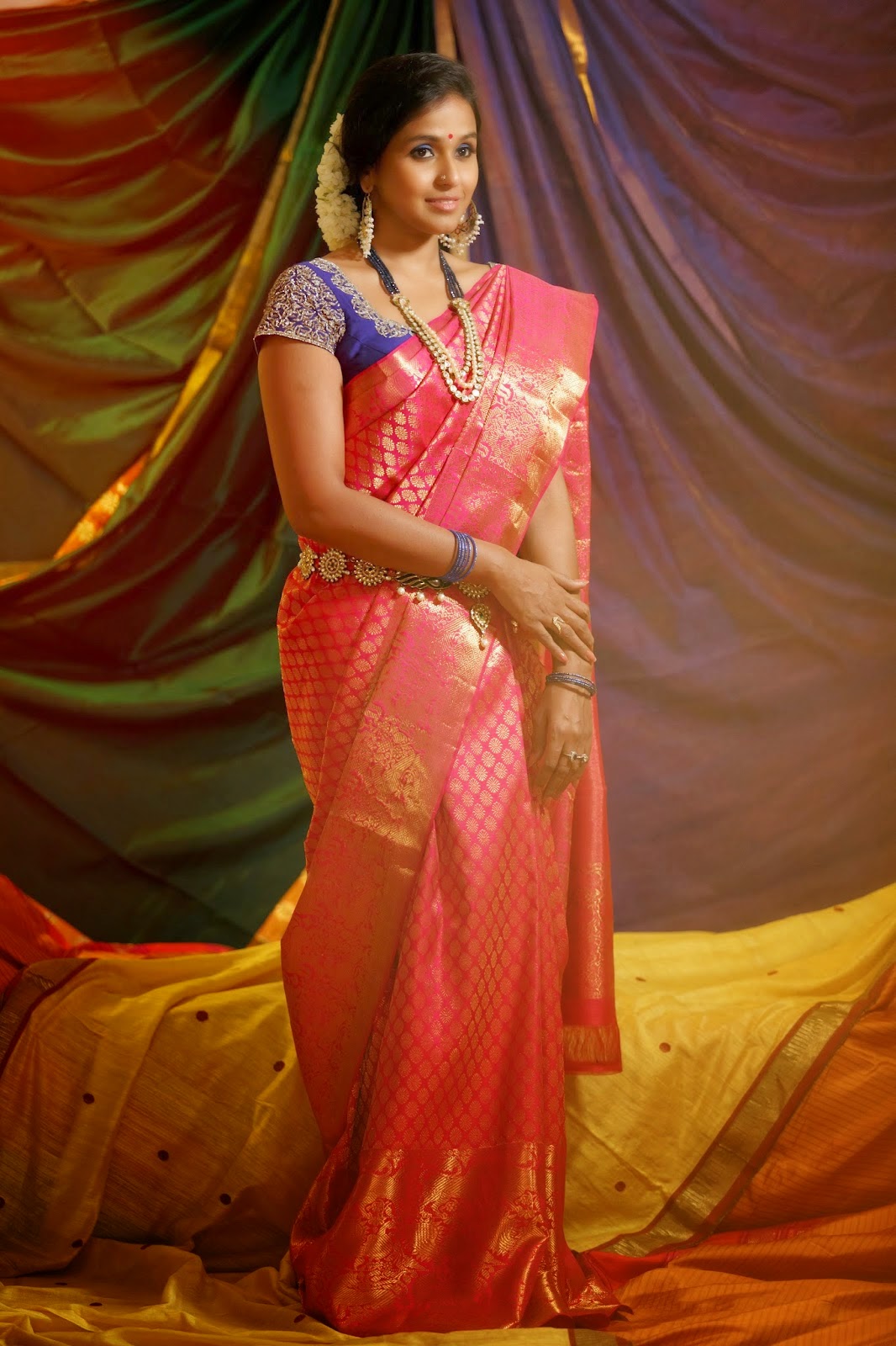 Bollywood Actress Saree Collections: Singer Smita Silk Saree Collection