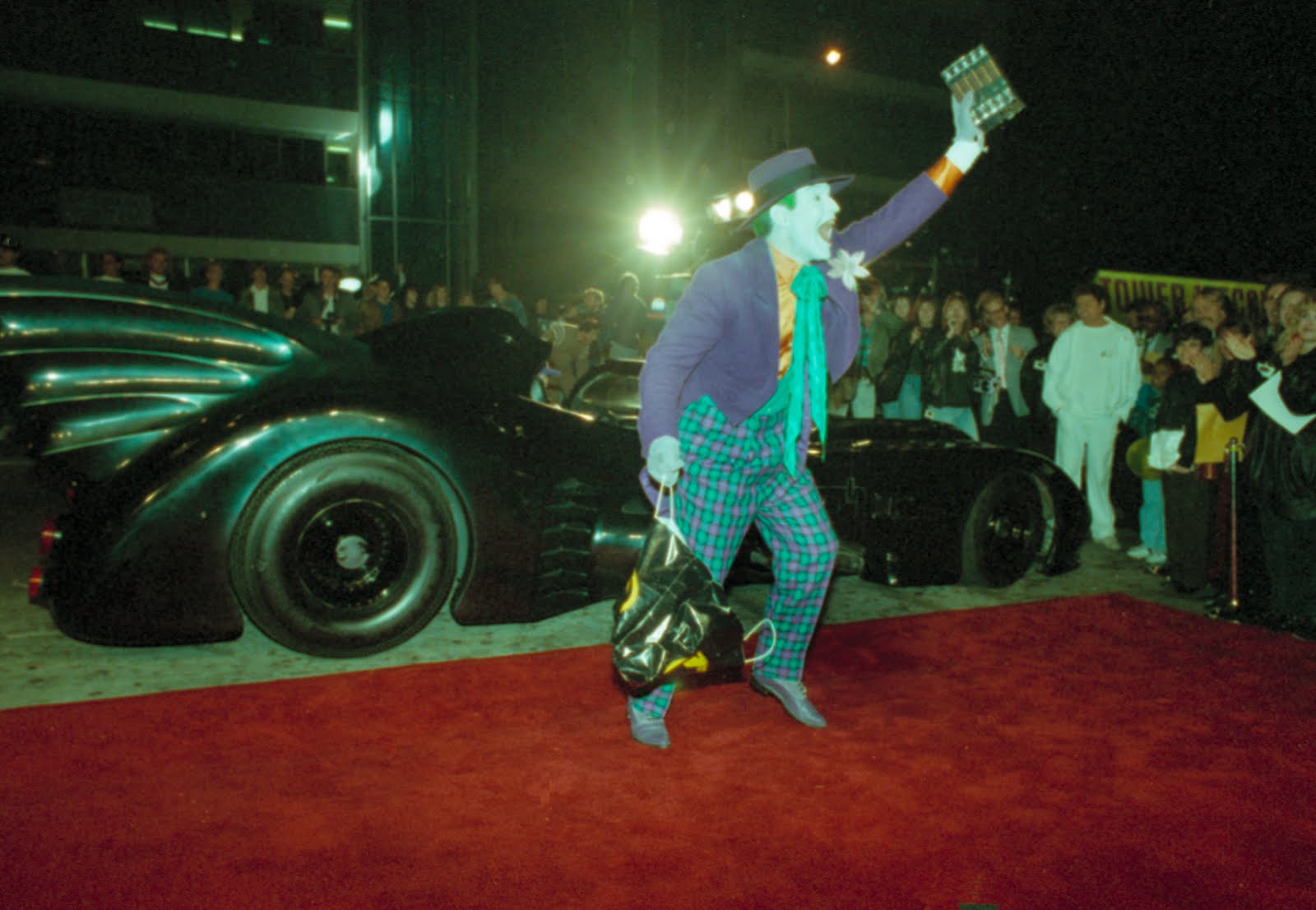 Bat Thoughtz: Joker giving away videotapes of Batman 89.
