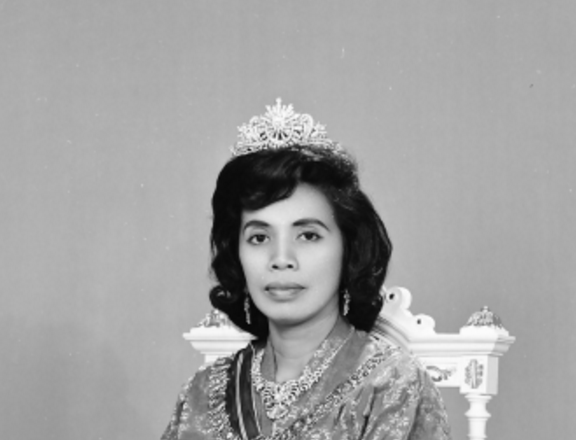 WARISAN RAJA & PERMAISURI MELAYU: YMM Almarhum Raja Perempuan Besar ...