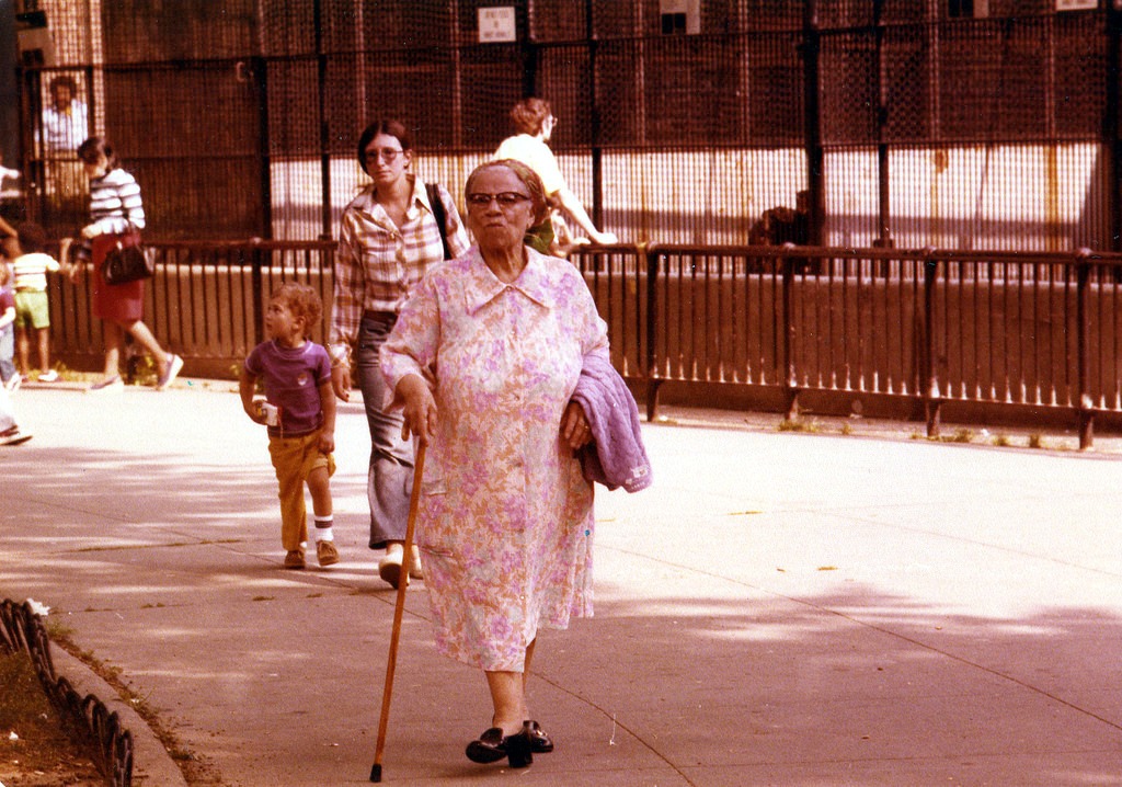 44 Fascinating Photos Documented Everyday Life of Brooklyn, NYC in the ...