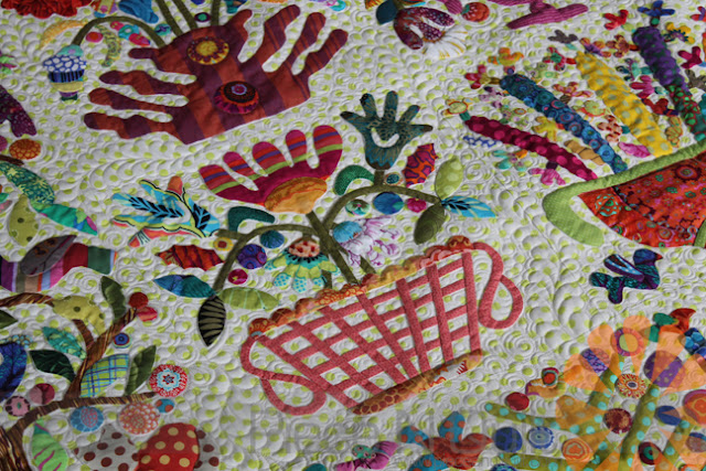 Piece N Quilt: Machine Quilting An Applique Quilt by Natalia Bonner