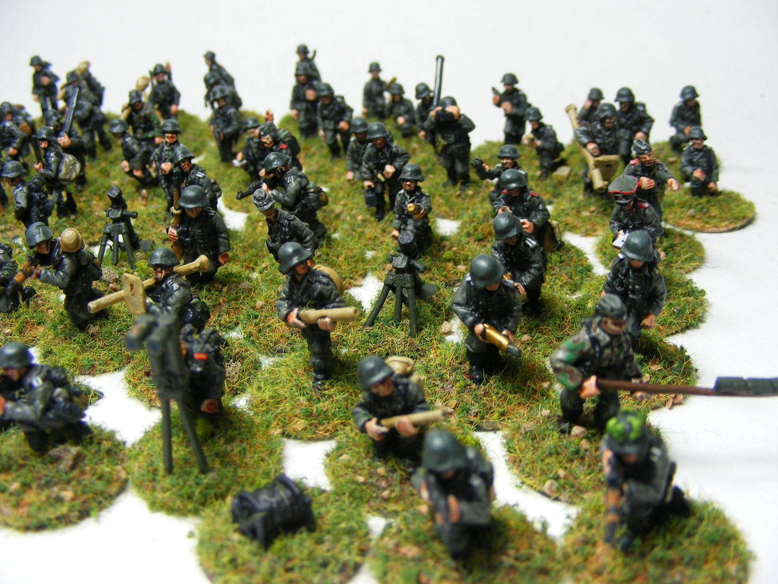 Evil Bob's Miniature Painting: 20mm WWII German Infantry and Vehicles
