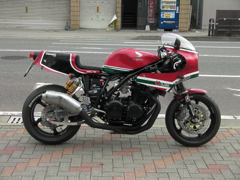 Racing Cafè: Honda RS 1000 Replica by Tajima Engineering