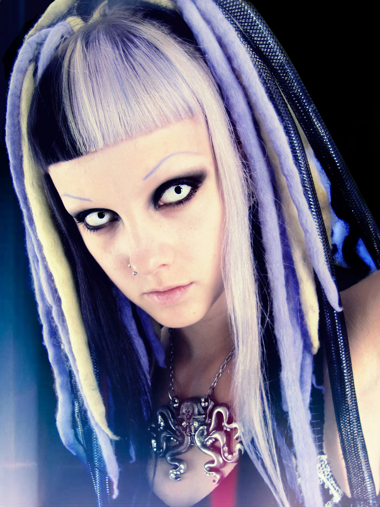 Psychara - Feature Model #17 3/2013