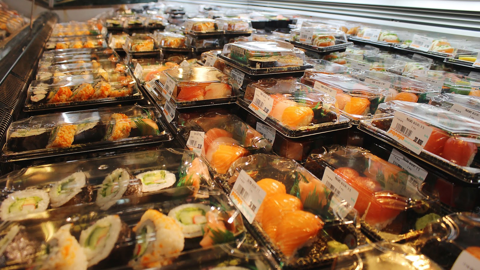 Sushi ~ PAPAYA FRESH GALLERY BALI