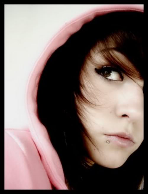 Emo Hair | Emo Hairstyles | Emo Haircuts: emo lip piercing