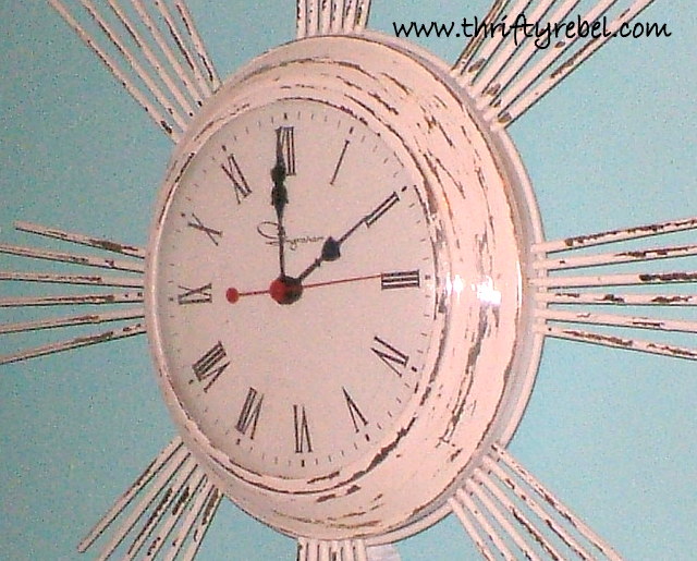 Shabby Chic Vintage Clock Makeover - Color Me Thrifty